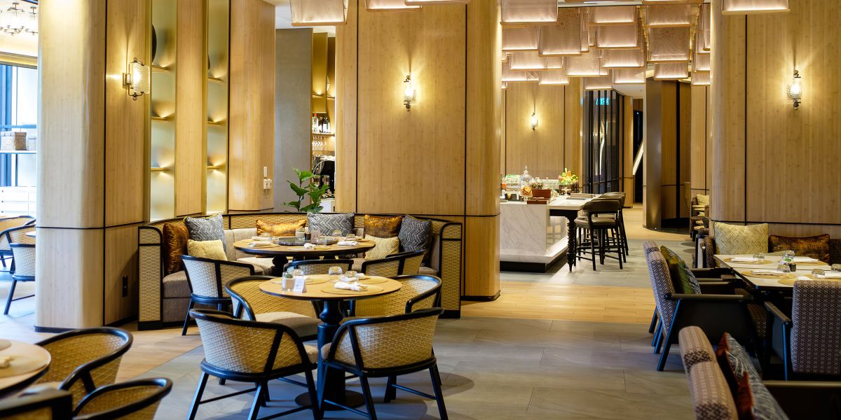 My In-Laws Left My Mom at a Restaurant to Avoid Paying the Bill – Too ...